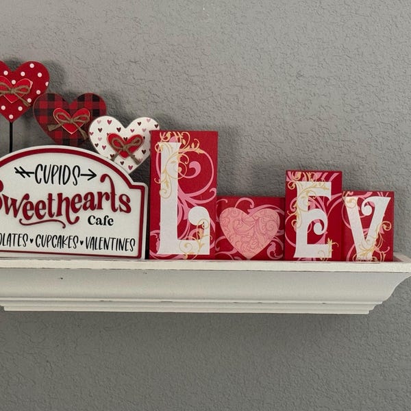 Christmas Tiered Tray Set Santa Themed, Red and White - 3D Signs ...