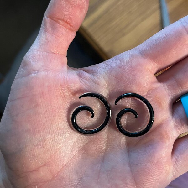 Glass Glow in the Dark Spirals 8g, 6g, 4g, 2g, 1g, 0g, 00g, 7/16" , 1/2" (sold as Pairs) : - Etsy