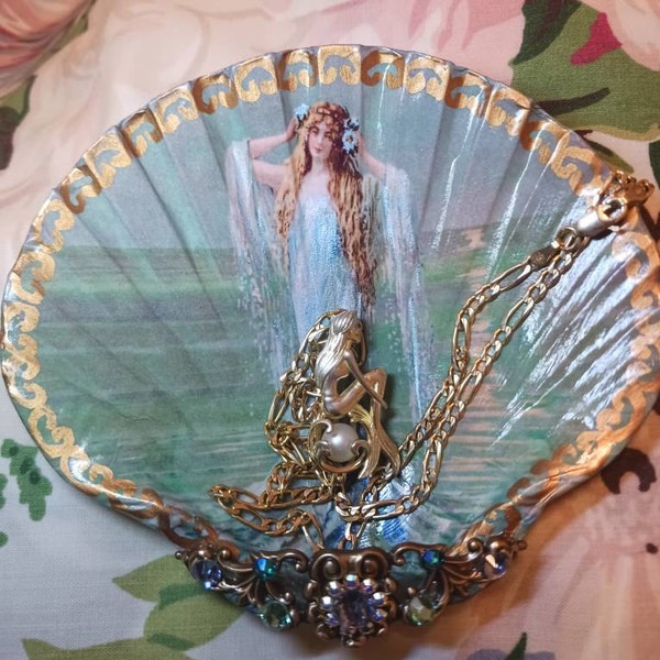 Leo Zodiac Decoupaged Shell Ring, Jewelry, Trinket Dish - Etsy