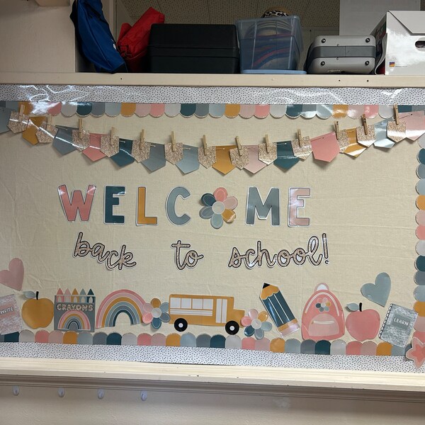 Modern School Style Classroom Decor Trendy School-themed Classroom ...