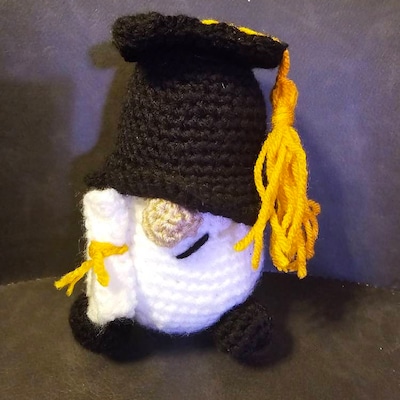 Crochet Patterns Graduation Gnomes, Crochet Keychain Pattern ...