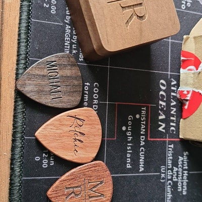Personalized Wooden Guitar Picks Box,custom Engraved Guitar Pick Holder ...