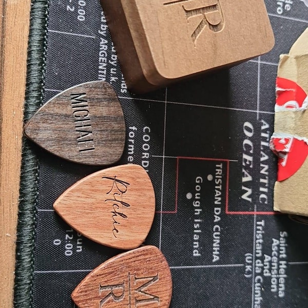 Personalized Wooden Guitar Picks Box,custom Engraved Guitar Pick Holder ...