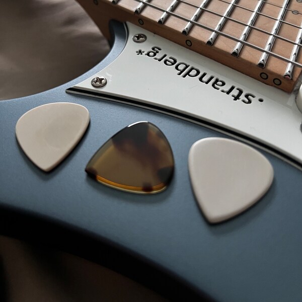 Galalith / Casein Guitar Pick - Faux Tortoise / Faton Macula Signature ...
