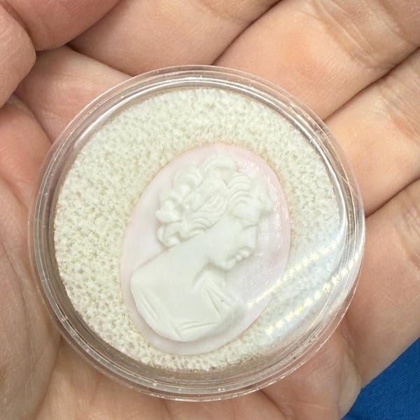 BURMA JADEITE JADE –parcel of 4 -8 X 6 and 1 – 7 X 5 Mm Oval Cabs ...