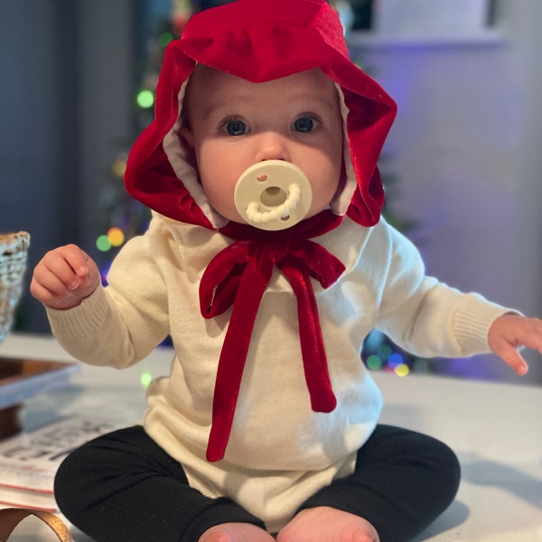 White Eyelet Baby Bonnet / Hat / Infant Hat. - Etsy