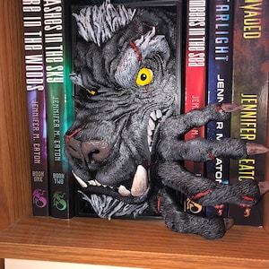 Zombie Book Nook 3D Printed to Bring Fantasy Horror Monsters to Your ...