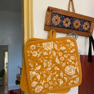 Yellow Floral Print Pot Holder and Glove, Kalamkari, Indian Ethnic ...