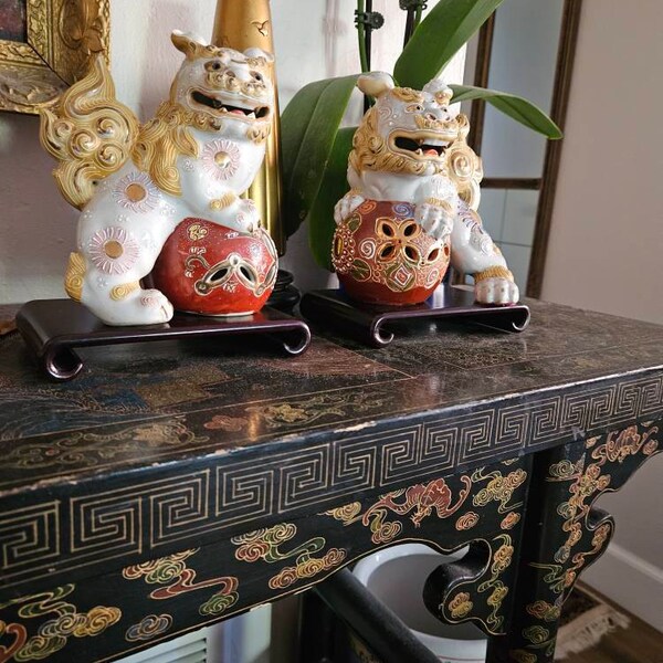 G Lacquered Carved Vase Stand Black - Etsy