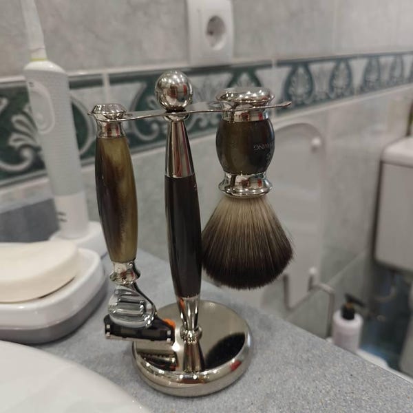 High Quality 5 Edge Shaving Razor With Resin Handle and Razor Pouch ...