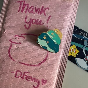 Roun Frens Frog Stack Hard Enamel Pin RESTOCK Three Dumpy Tree Frogs Lapel Pin Round Animals ...