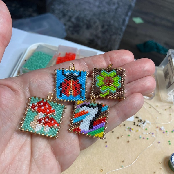 Pattern Diagram Tropical Flower Tiles, English Language, Beading, Odd ...