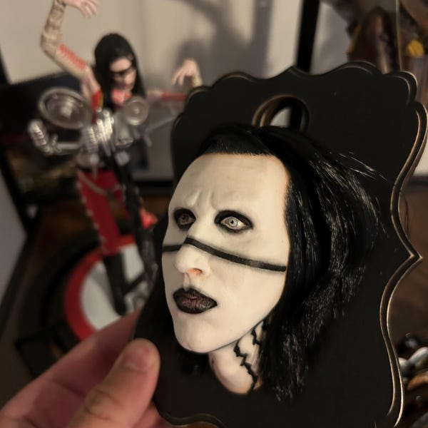 The Handmade Edward Scissorhands Sculpt Portrait. - Etsy