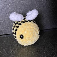 Stress bee / mini bee / crocheted / gift idea / stress ball - Etsy.de