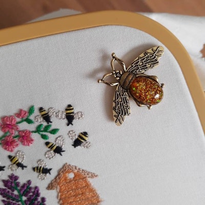 Gold Bee Needle Minder, Needle Keep, Needle Minder, Needle Magnet ...