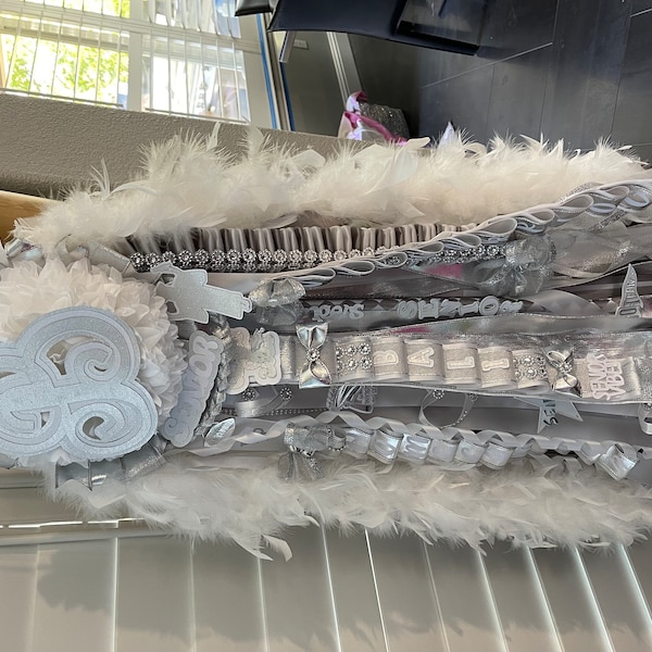 Single Homecoming Garter Mini Homecoming Mum BOOKED for SEPT and OCT ...