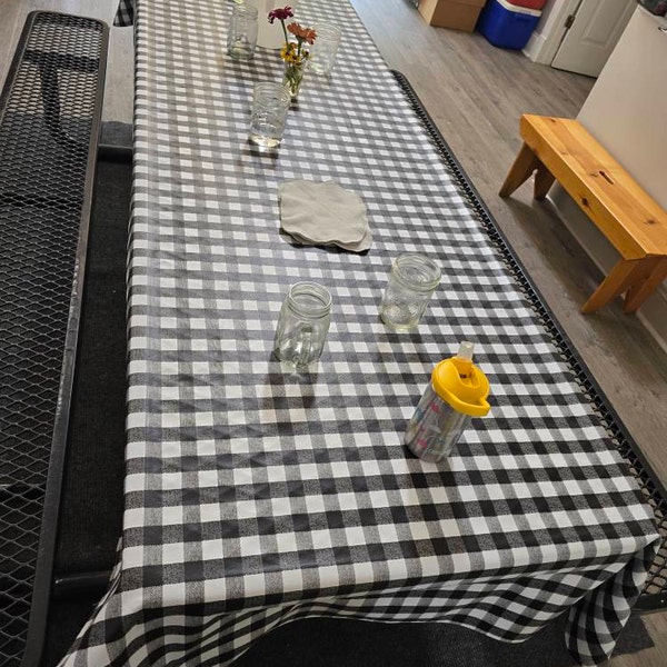Vinyl Tablecloths - 6111 Commercial Grade Vinyl Tablecloth - Restaurant ...