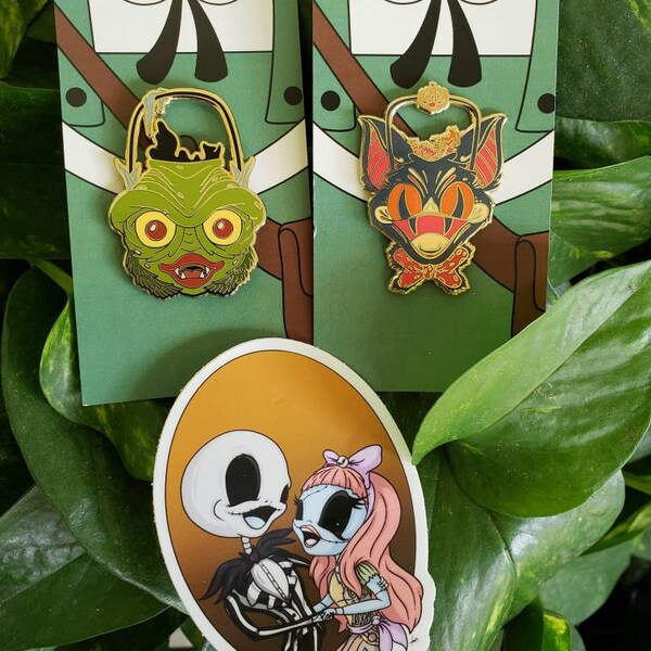 Big Bad Batsy - Bat Head Trick or Treat Pail - 1.75" Hard Enamel ...