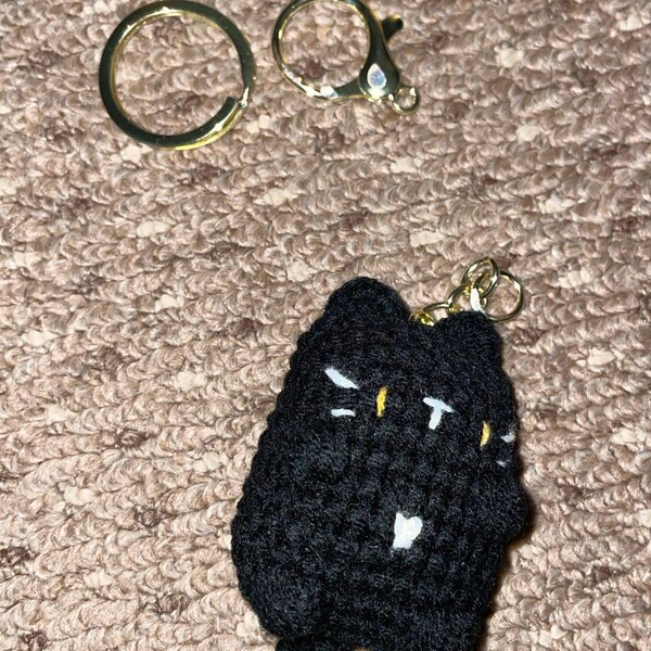 Crochet Cat Amigurumi Keychain | Custom Color Handmade Keyring for ...