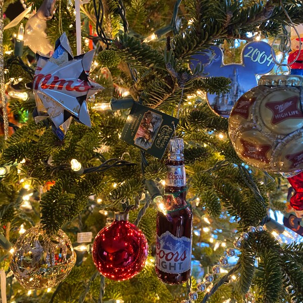 Modelo Bottle Cap Ornament - Etsy