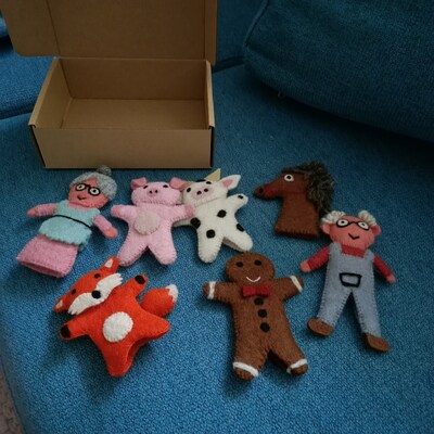 Gingerbread Man Story Finger Puppets. Felt Puppets. Old Man, Old Women ...