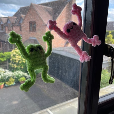 Crochet Strawberry Leggy Frog Desk Buddy Amigurumi - Etsy UK