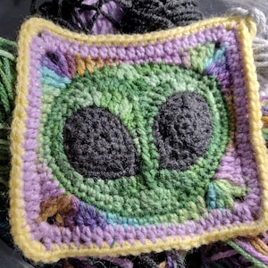 Alien Head Granny Square - Etsy