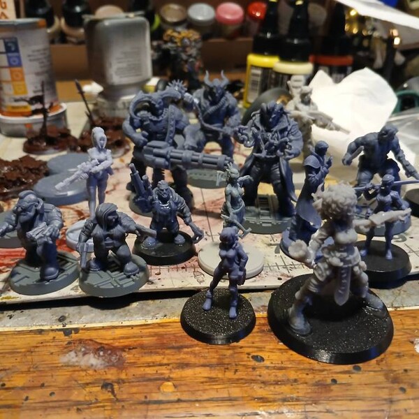 Female Hero Pinup Solaria the Saint 28mm Miniatures for Tabletop Gaming ...