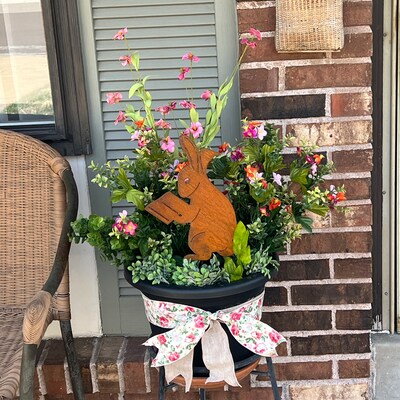 Rabbit Reading a Book, Bunny Metal Garden Art, Cute Garden Animals ...