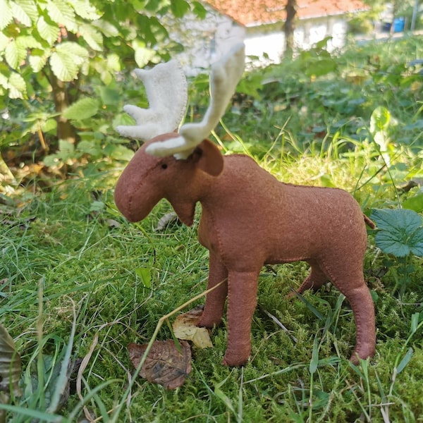 Felt Moose, Pattern and Illustrated Instructions, 7.5 Inches Tall ...