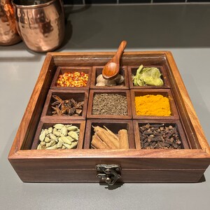 Cast Iron Sizzler Platter/tray With Sheesham Wooden Base | Etsy