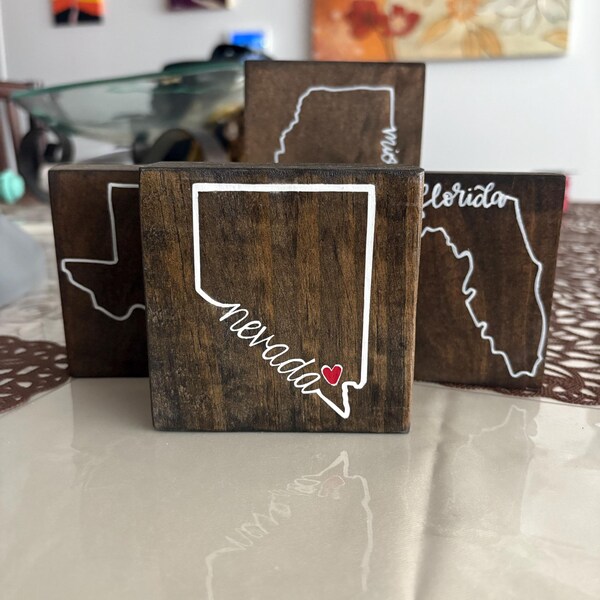 Fleur De Lis Welcome Sign - Jester Hat - Welcome Sign With Fleur De Lis ...