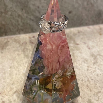 Wedding Flower Preservation Ring and Jewelry Holder, Diamond Ring ...