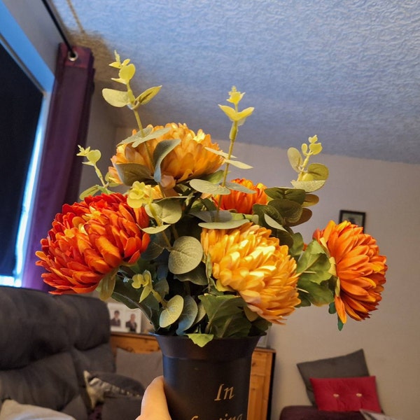 8 X Tea Roses, Small Silk Bouquet, Mixed Open Roses and Rose Buds ...