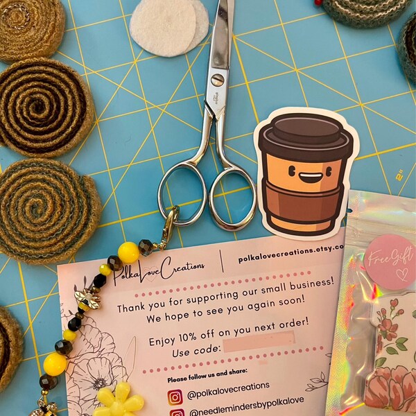 Blue and Gold Accent Flower Charm Bead Scissor Fob | Frogger, Stitch ...