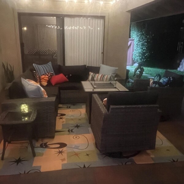 Pink Roses Shabby Chic Wallpaper, Vintage Inspired, Floral Wallpaper ...