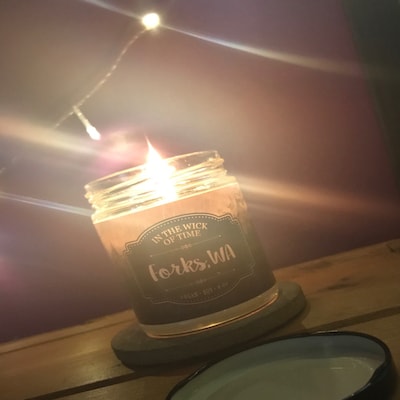 Waystone Inn Scented Vegan Soy Candle Name of the Wind Gift, Patrick ...