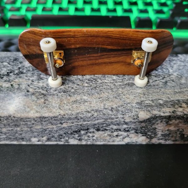 Avenue Flora Fingerboard Ledge - Etsy