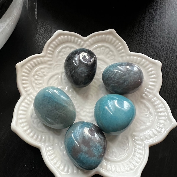 Yooperlite Tumble Stone, Natural UV Fluorescent Sodalite Polished ...