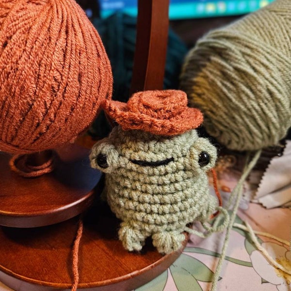 Cowboy Frog Crochet Pattern / Frog With Cowboy Hat and Lasso Crochet ...