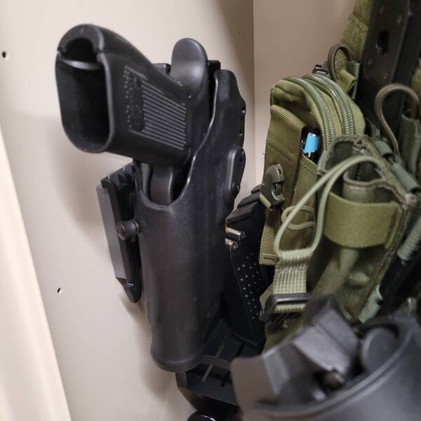 Plate Carrier / Body Armor Mount Gridwall Gear Holder Storage Rack - Etsy