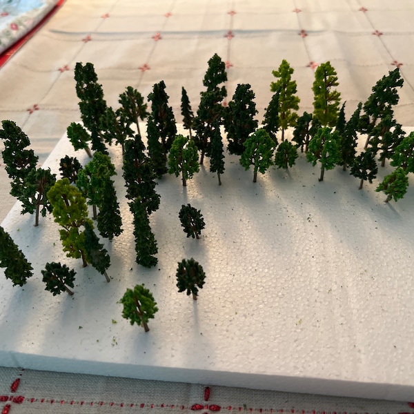 36 Piece N Scale Mixed Color Tree Pack 12 Pcs 2 3/8", 12 Pcs 1 5/8"and ...