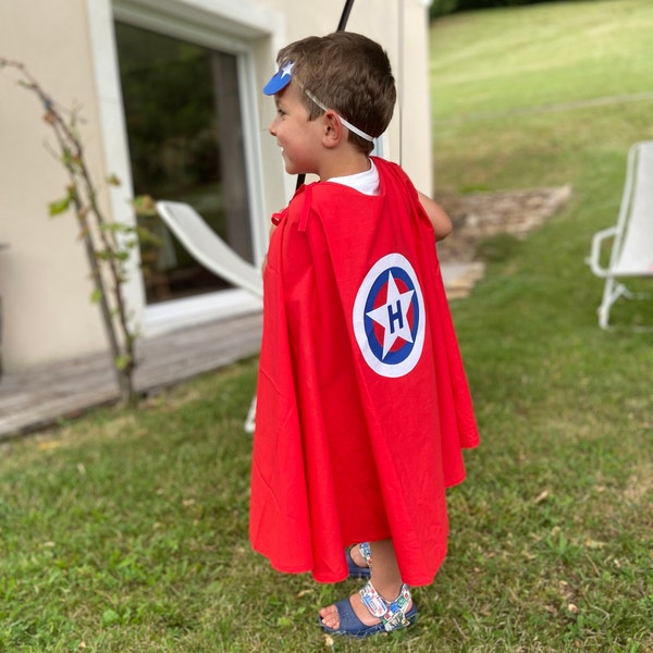 Déguisement enfant de super héros, cape rouge avec un éclair jaune, cape de super héros enfant ...