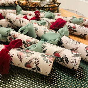 Christmas Cracker Snaps Pulls Bangs Make / Build Your Own Xmas Party ...