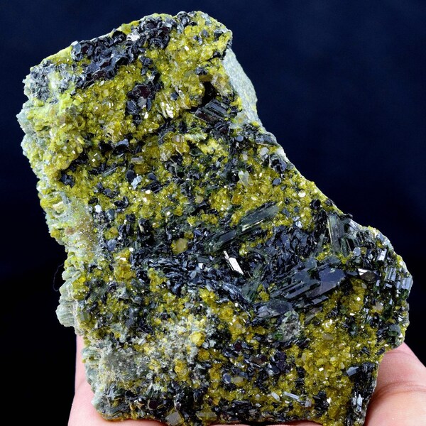 Ultra Fire Rare Chrome Sphene Titanite Gemstone With Strong Trichroism ...