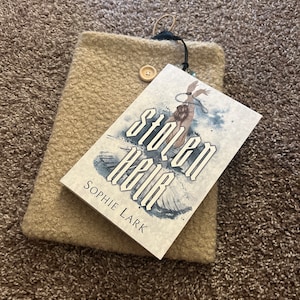 Boucle Book Sleeve, Winter Book Cover, Padded Book Pouch, Book Lover ...