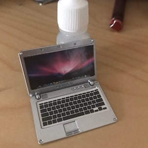 Dollhouse Miniature Laptop Dollhouse Computer Laptop 1:12 Scale ...