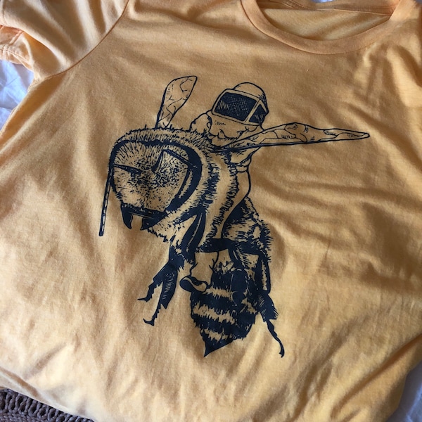 Bee-wrangler T-shirt, Beekeeping Shirt, Beekeeper Graphic Tee - Etsy