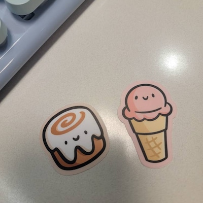 Mini Cinnamon Roll Vinyl Sticker Waterproof Phone Sticker Cute Cinnamon ...