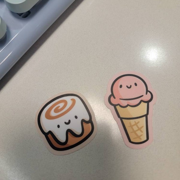 Mini Cinnamon Roll Vinyl Sticker | Waterproof Phone Sticker | Cute ...